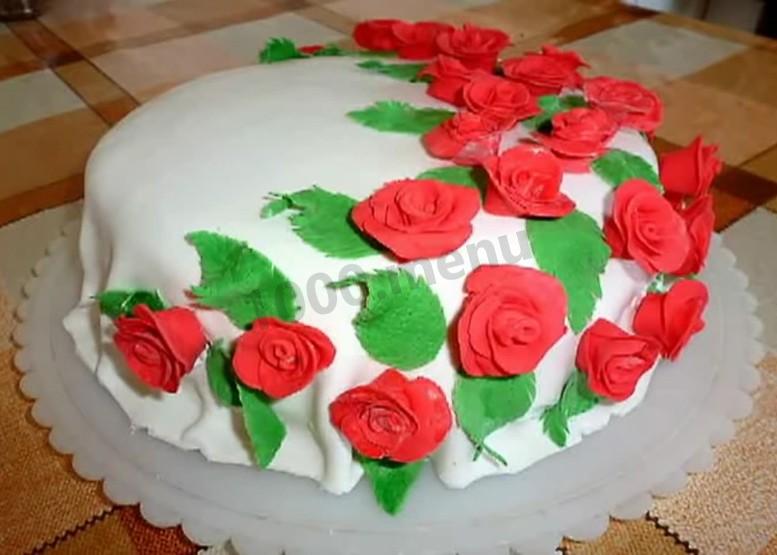 Cake made from ready-made cake layers with mastic roses recipe with ...