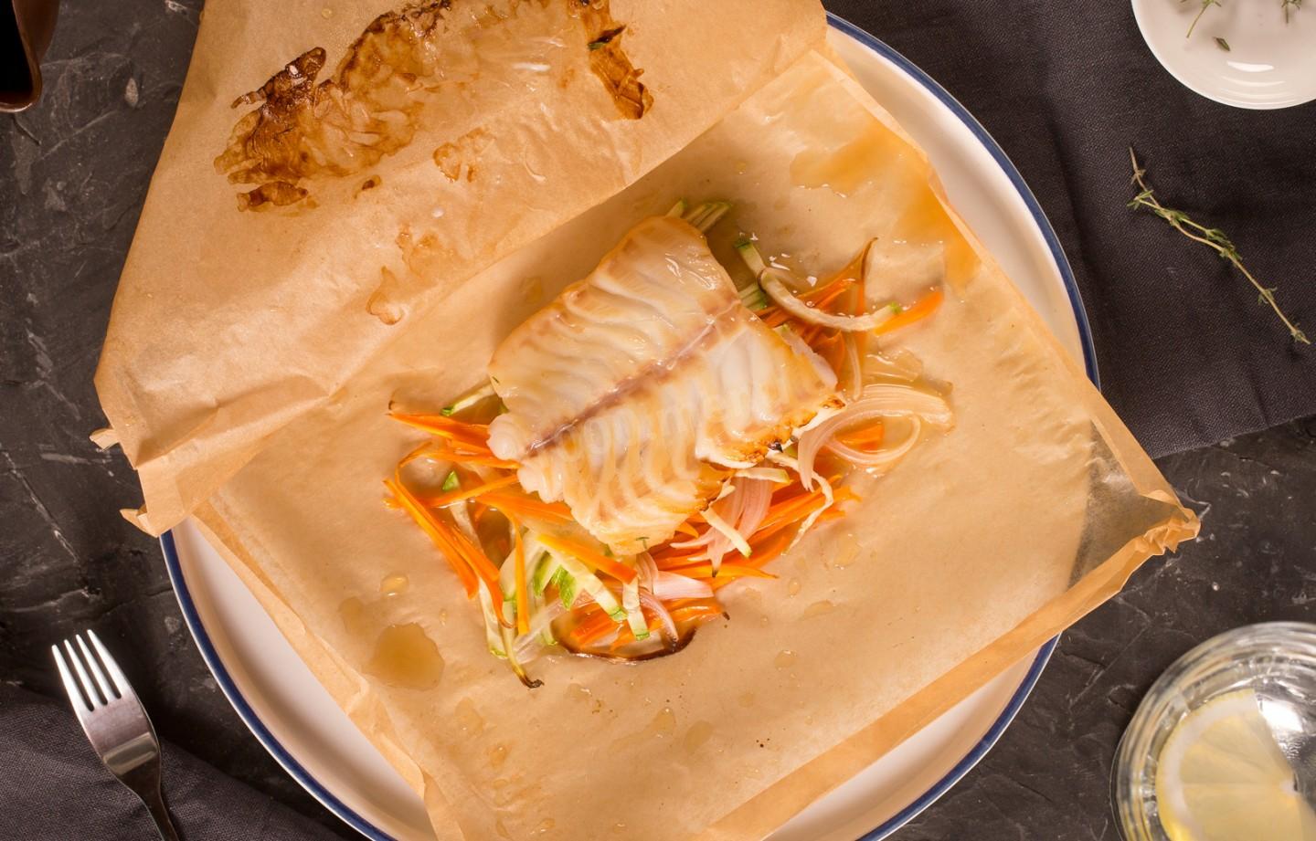 Small-eyed grenadier baked in paper recipe with photos step by step