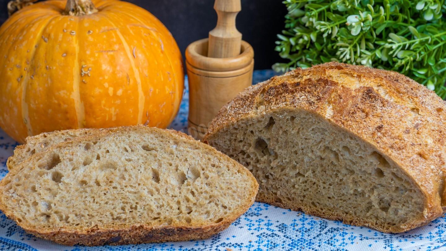 Bread made from whole grain wheat flour with yeast in the oven recipe ...